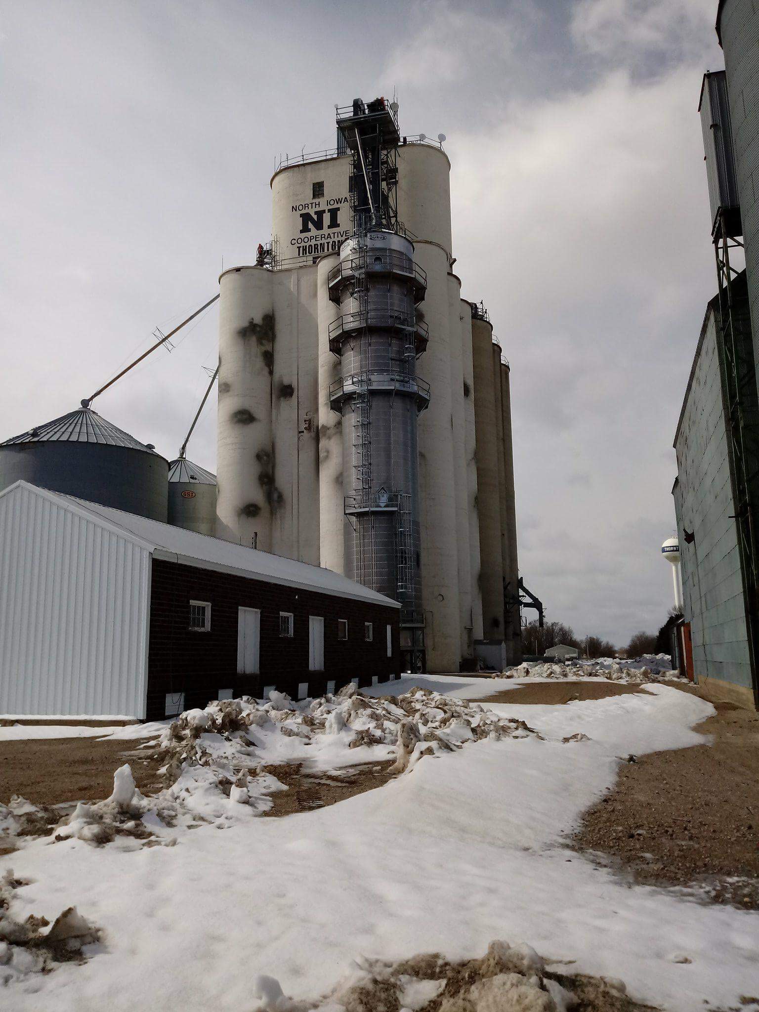 Our correspondent visits the 1955 Tillotson elevator at Thornton, Iowa ...